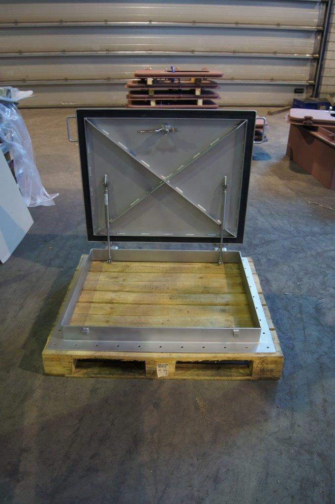 DIN HATCHES – Vandkraft